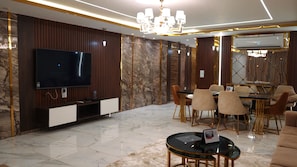 Apartamento standard, 2 quartos | Opções para refeição no quarto