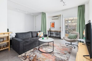 Apartamento, sacada, vista para a cidade | Ferros/tábuas de passar roupa, Wi-Fi de cortesia