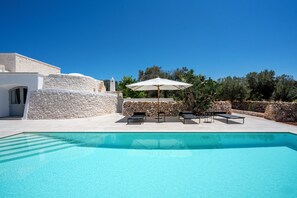 Piscina externa sazonal