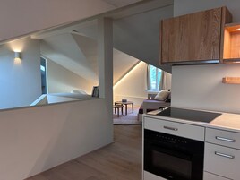 Apartment Top Floor | Com decoração personalizada, com mobília individualizada