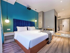 Quarto conforto | Quartos à prova de som, Wi-Fi de cortesia, roupa de cama