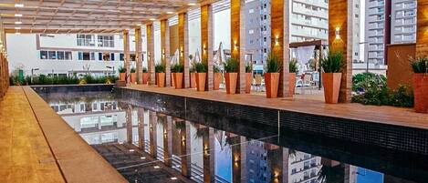 6 piscinas exteriores