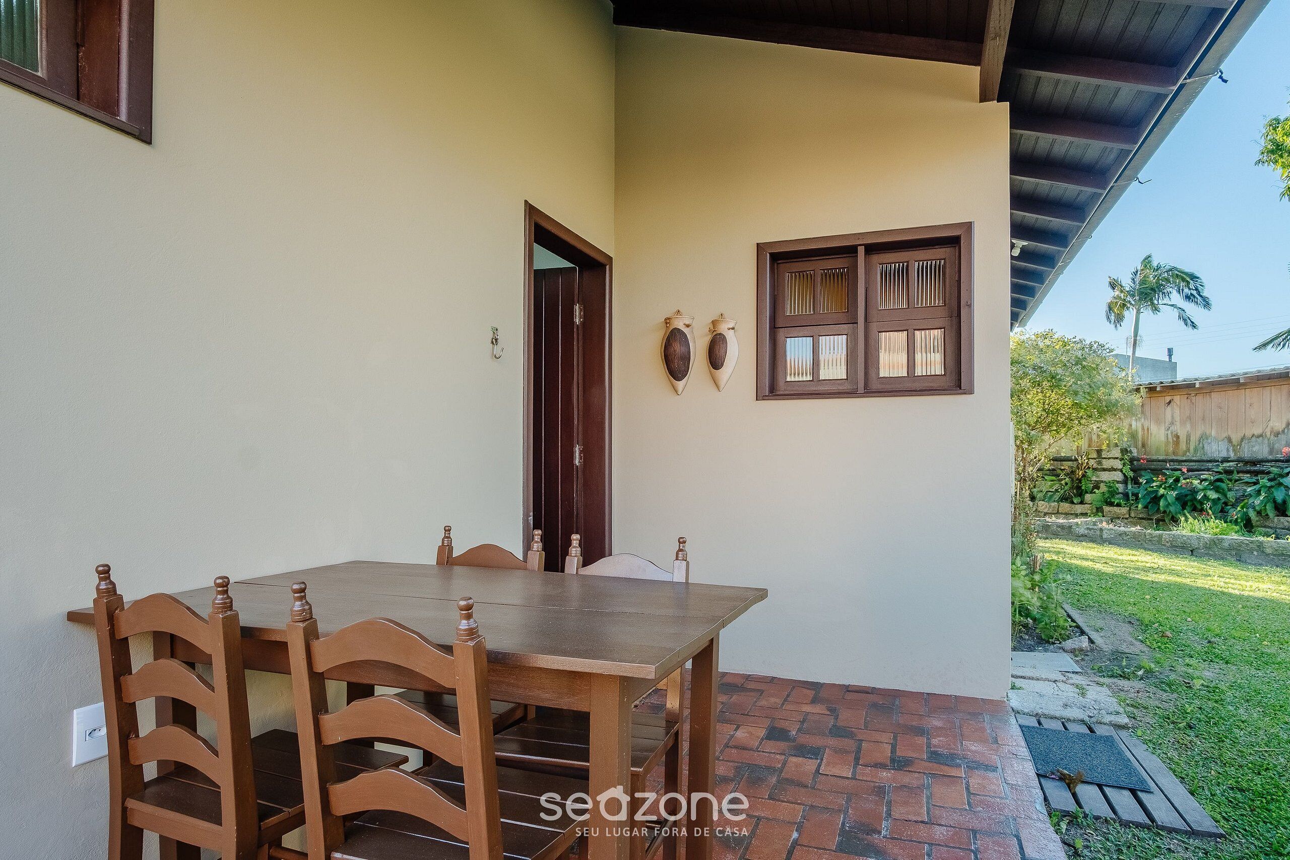 Vila básica | Opções para refeição ao ar livre