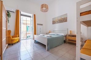 Apartamento Familiar, 2 quartos (Eva Apartment Bari) | 2 quartos, Wi-fi grátis, roupa de cama fornecida