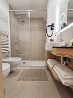 Quarto Standard, varanda, vista para a montanha | Casa de banho