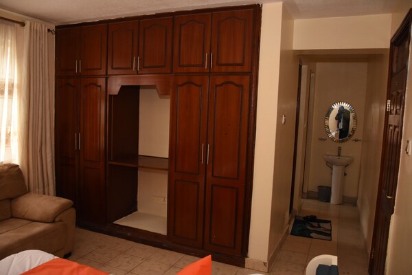 Axis Guest House - Nairobi