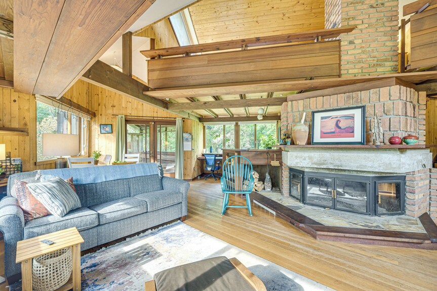 Sauna & Porch: 'Writer's Croft Of Otter Creek' Gem - Wisconsin