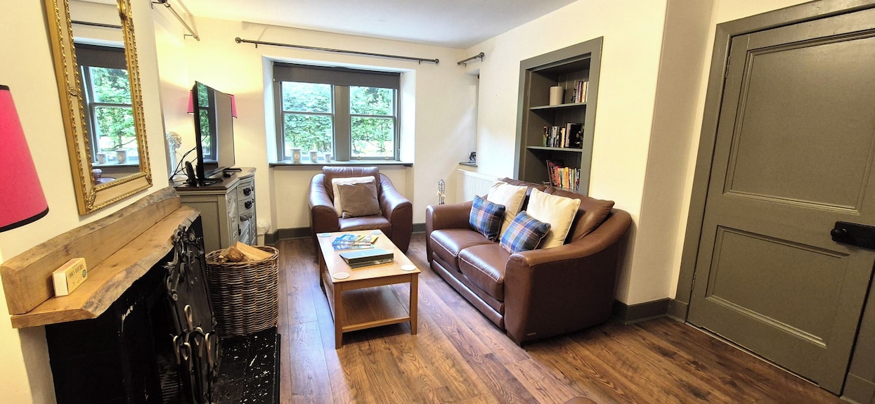 Gate Lodge - Historic Rural Cottage With Hot Tub, Aberdeenshire - Aberdeenshire