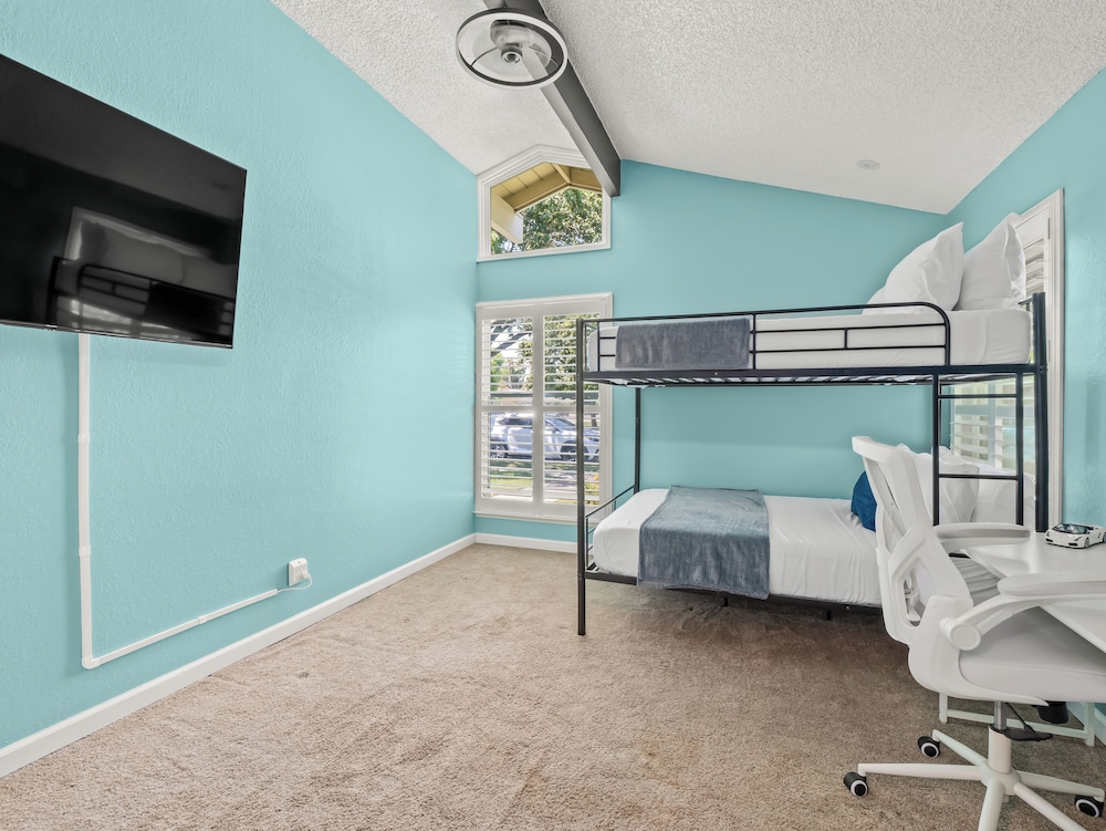 Hot Tub, Game Room - 3 Bed: 2 Bath near Fig Garden Loop! - Fresno | Vrbo