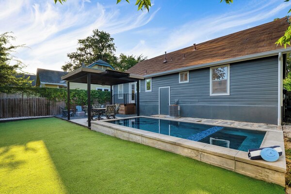 Casa Que Canta By Avantstay Private Pool, Firepit & Walkable East Austin Gem - Austin, TX