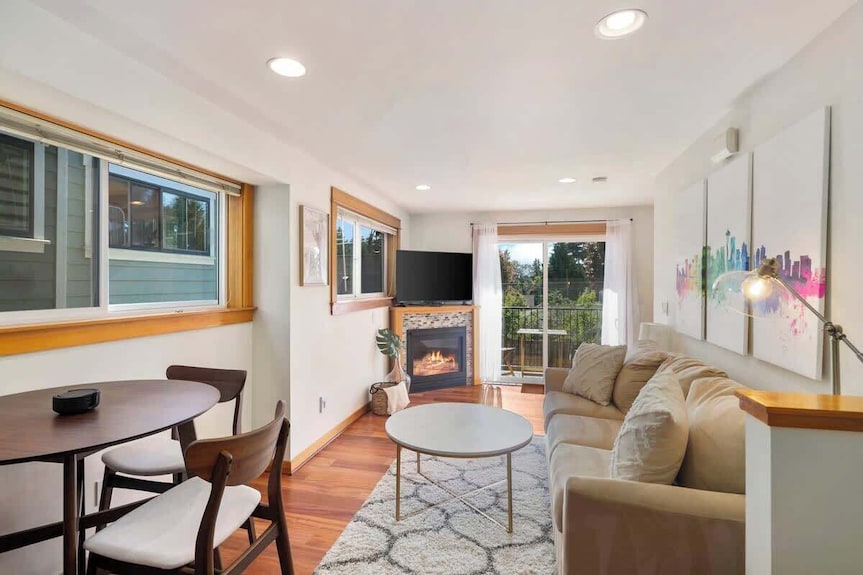 Peaceful City Retreat Family & Pet Friendly - Seattle, WA