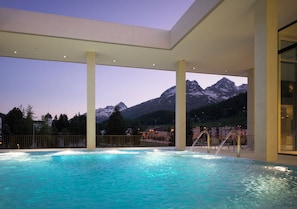 Piscina interior, piscina exterior