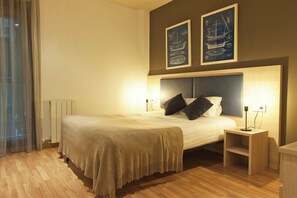 Quartos insonorizados, ferro/tábua de engomar 