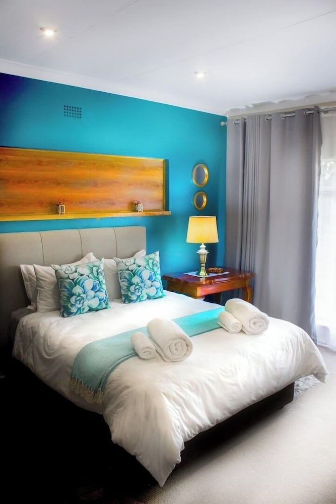 Madison House & Cottages - 