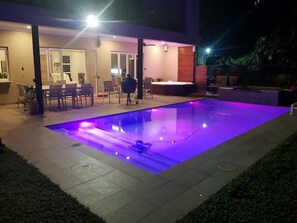 Quarto, 1 quarto, acessível, fumadores | Piscina | Piscina exterior 