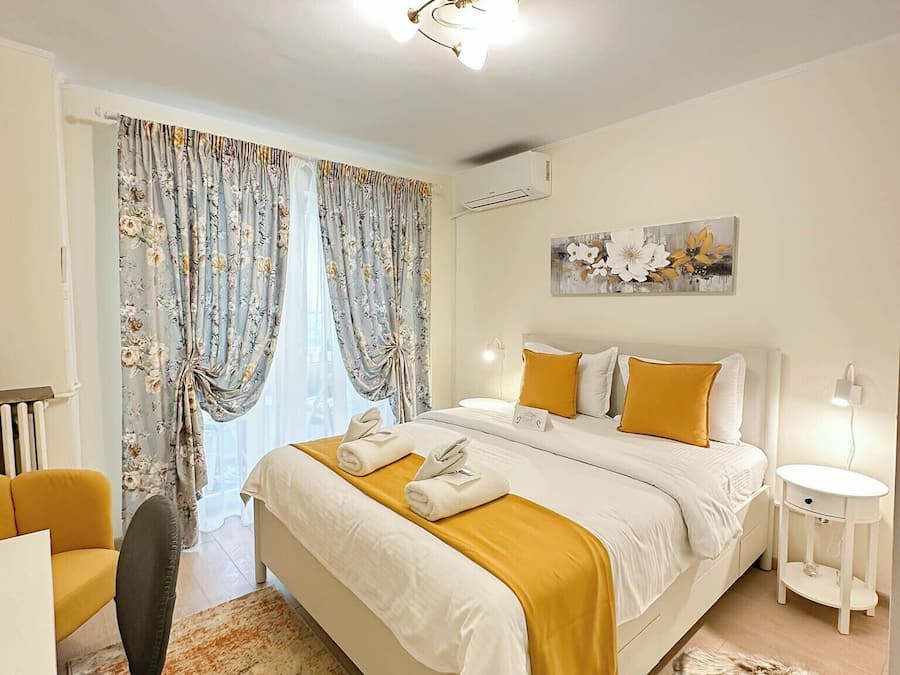 Estúdio superior, sacada, vista para o pátio | Roupas de cama de algodão egípcio, roupas de cama premium, escrivaninha