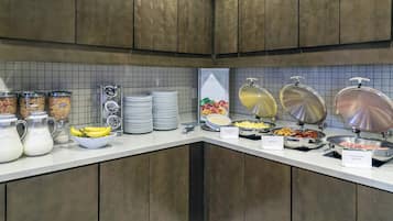 Pequeno-almoço tipo buffet diário incluído