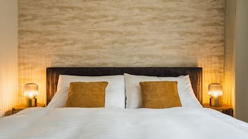 Apartamento superior, 3 quartos | 1 quarto, roupas de cama antialérgicas, ferros/tábuas de passar roupa
