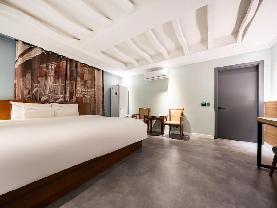 Quarto luxo | Cortinas blackout, Wi-Fi de cortesia, acesso para cadeiras de rodas