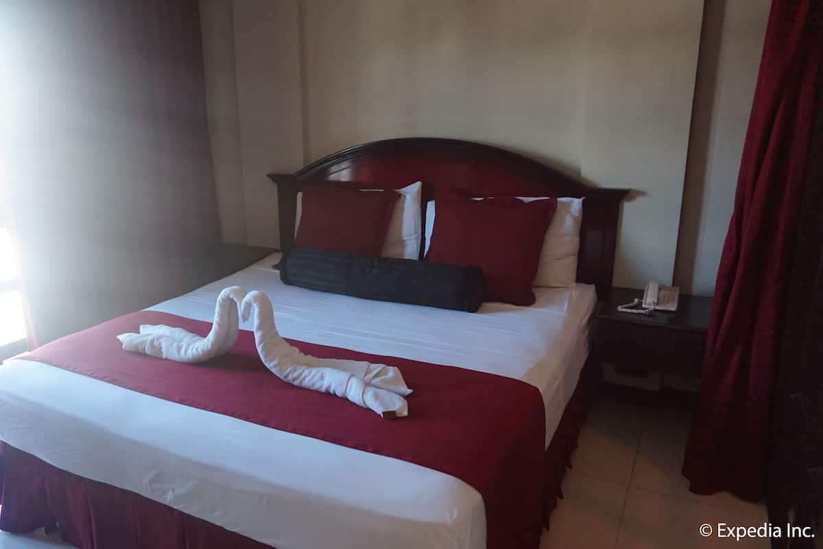 Roupa de alta qualidade, minibar, cofre no quarto, secretária