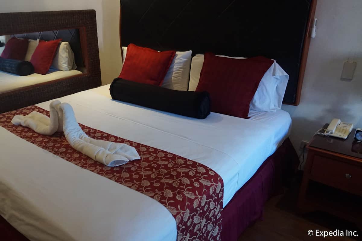 Roupa de alta qualidade, minibar, cofre no quarto, secretária
