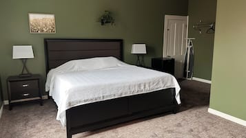 Quarto conforto | Ferros/tábuas de passar roupa, roupa de cama
