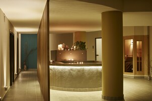 Sala(s) para tratamentos a casais, sauna, banheira de hidromassagem 