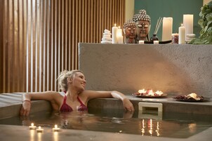 Sala(s) para tratamentos a casais, sauna, banheira de hidromassagem 