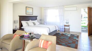 Garden Suite | Roupa de alta qualidade, cofre no quarto, com decoração personalizada