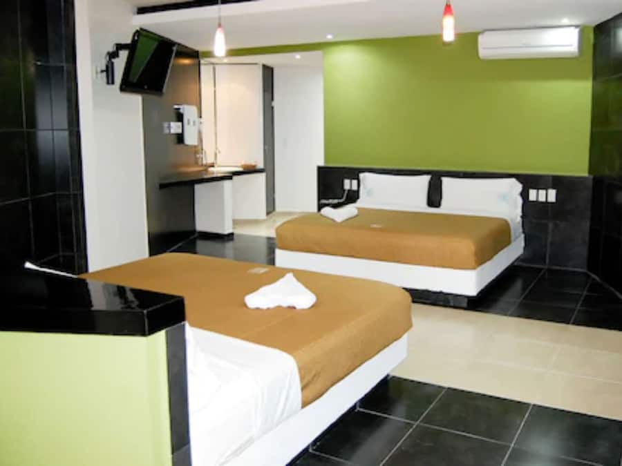 Quarto Duplo Standard | Secretária, Wi-fi grátis, roupa de cama fornecida