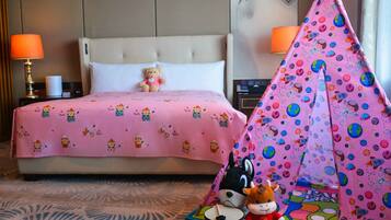 Roupas de cama premium, edredons de pluma, frigobar, cofres nos quartos