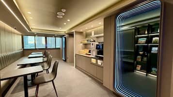 Snack-bar