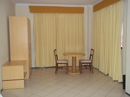 Frigobar, escrivaninha, Wi-Fi de cortesia