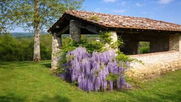 Área para churrascos e piqueniques