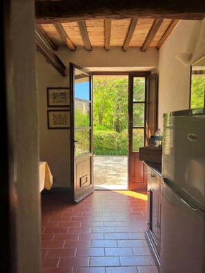 Apartment, 1 Bedroom MANGIATOIA | Cozinha privada | Geladeira grande, fogão, cadeirão de bebê