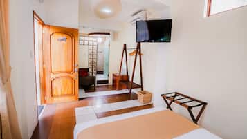 Quarto superior | 1 quarto, cofres nos quartos, espaço de trabalho para notebook