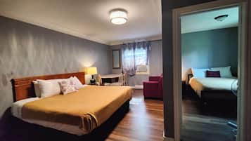 Quarto Familiar, 2 camas de casal, não fumadores | Secretária, Wi-fi grátis