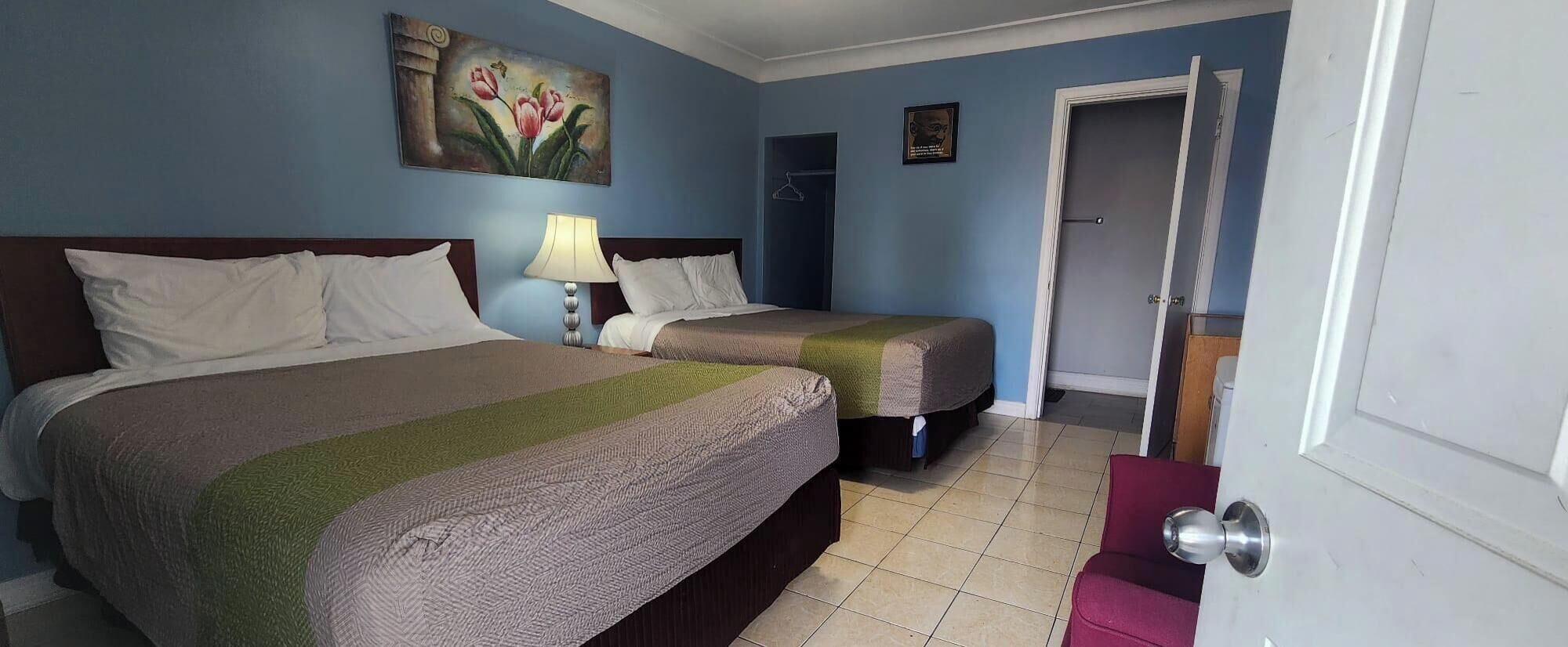 Quarto Premier, 2 camas de casal, não fumadores | Secretária, Wi-fi grátis 