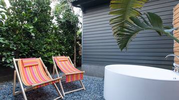 Chalé Romântico, 1 cama queen-size, junto ao jardim | Banheira de hidromassagem exterior