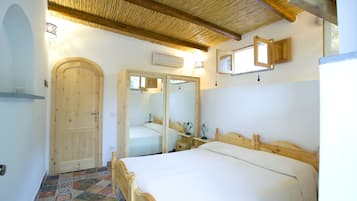 Apartamento, 2 quartos | Frigobar, cofres nos quartos, quartos à prova de som, Wi-Fi de cortesia