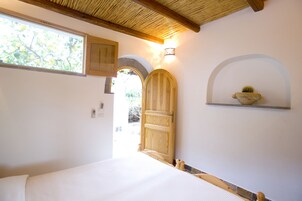 Apartamento, 2 quartos | Frigobar, cofres nos quartos, quartos à prova de som, Wi-Fi de cortesia