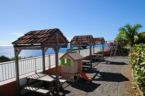 Área de recreio para crianças (ao ar livre)