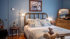 Quarto, 1 cama queen-size, casa de banho privativa (#4  ) | Roupa de alta qualidade, camas de colchão Tempur-Pedic 