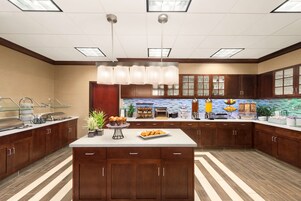 Pequeno-almoço tipo buffet diário incluído 