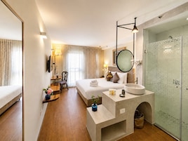 Quarto Clássico, varanda, Vista para a cidade | Roupa hipoalergénica, minibar, cofre no quarto, quartos insonorizados 