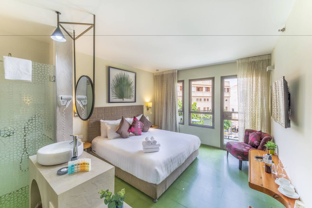 Quarto Duplo ou Twin Superior, varanda, Vista para a cidade | Roupa hipoalergénica, minibar, cofre no quarto, quartos insonorizados 