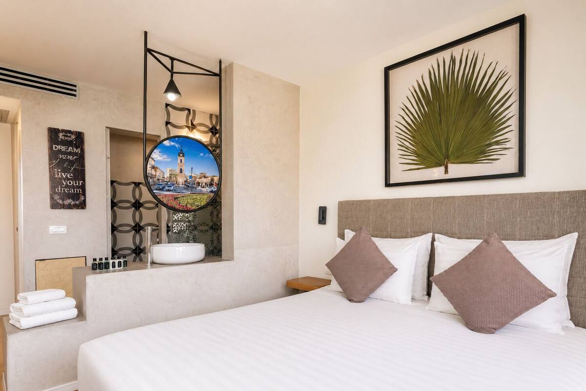 Roupa hipoalergénica, minibar, cofre no quarto, quartos insonorizados 