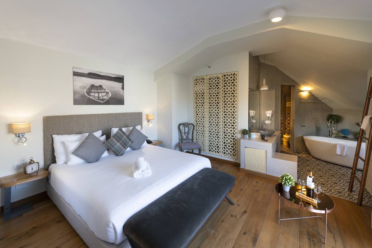 The Margosa Suite with Balcony | Vista do quarto