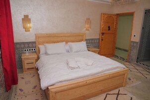 Quarto casal ou duplo, banheiro privativo | Cortinas blackout, Wi-Fi de cortesia