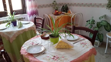 Pequeno-almoço tipo buffet diário incluído
